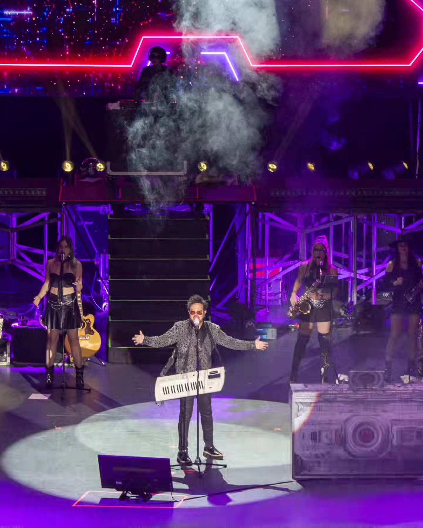 Aleks Syntek: 35 años de música que conectan generaciones en el ...